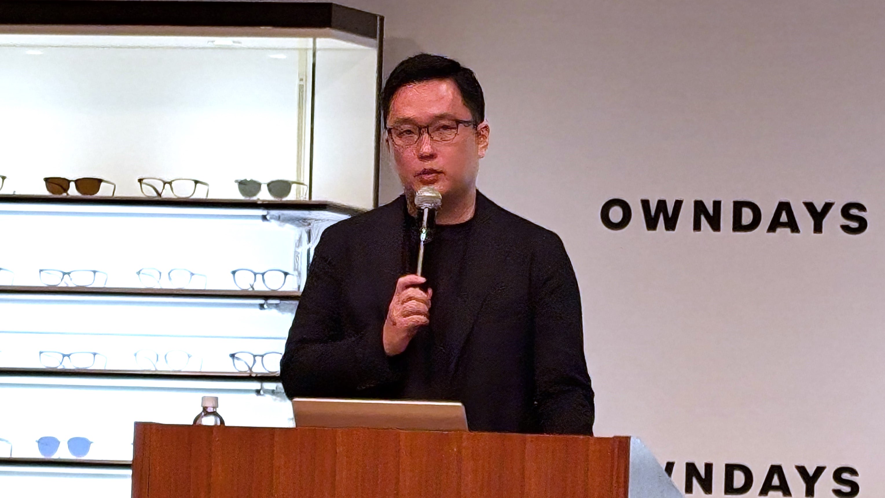 眼鏡の「OWNDAYS」、CMに松田龍平を起用 価格改定で遠近両用レンズ訴求 | 日本ネット経済新聞｜新聞×ウェブでEC＆流通のデジタル化をリード